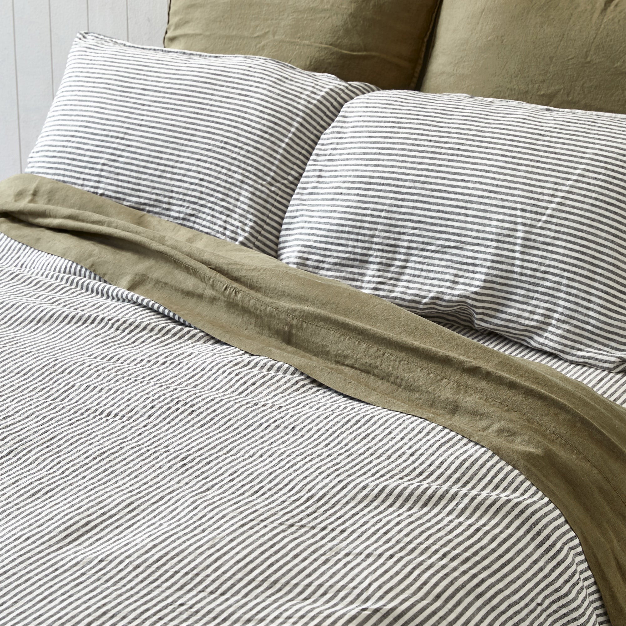 Coal Stripe Quilt Cover – Montauk